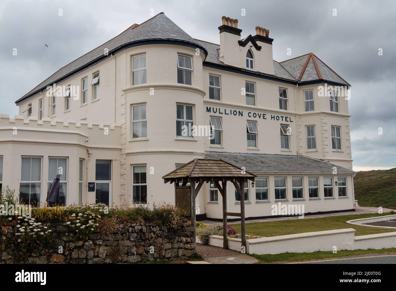 Mullion Cove Hotel, Mullion, Cornwall Stock Photo - Alamy