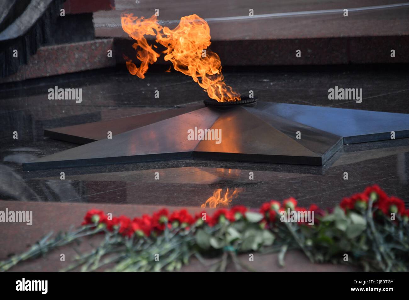 Moscow. An eternal flame on the Tomb of the Unknown Soldier in Day of ...