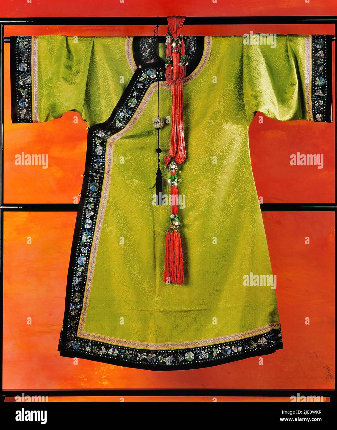 Ancient Chinese clothes, dress mandarin with embroidery, Qing dynasty ...