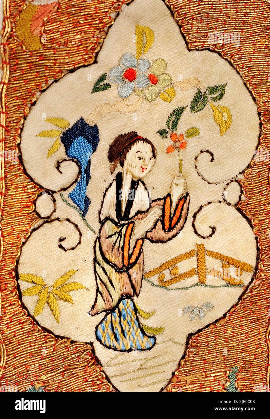 Ancient Chinese clothes, tunic with large sleeves and embroidery, Qing ...