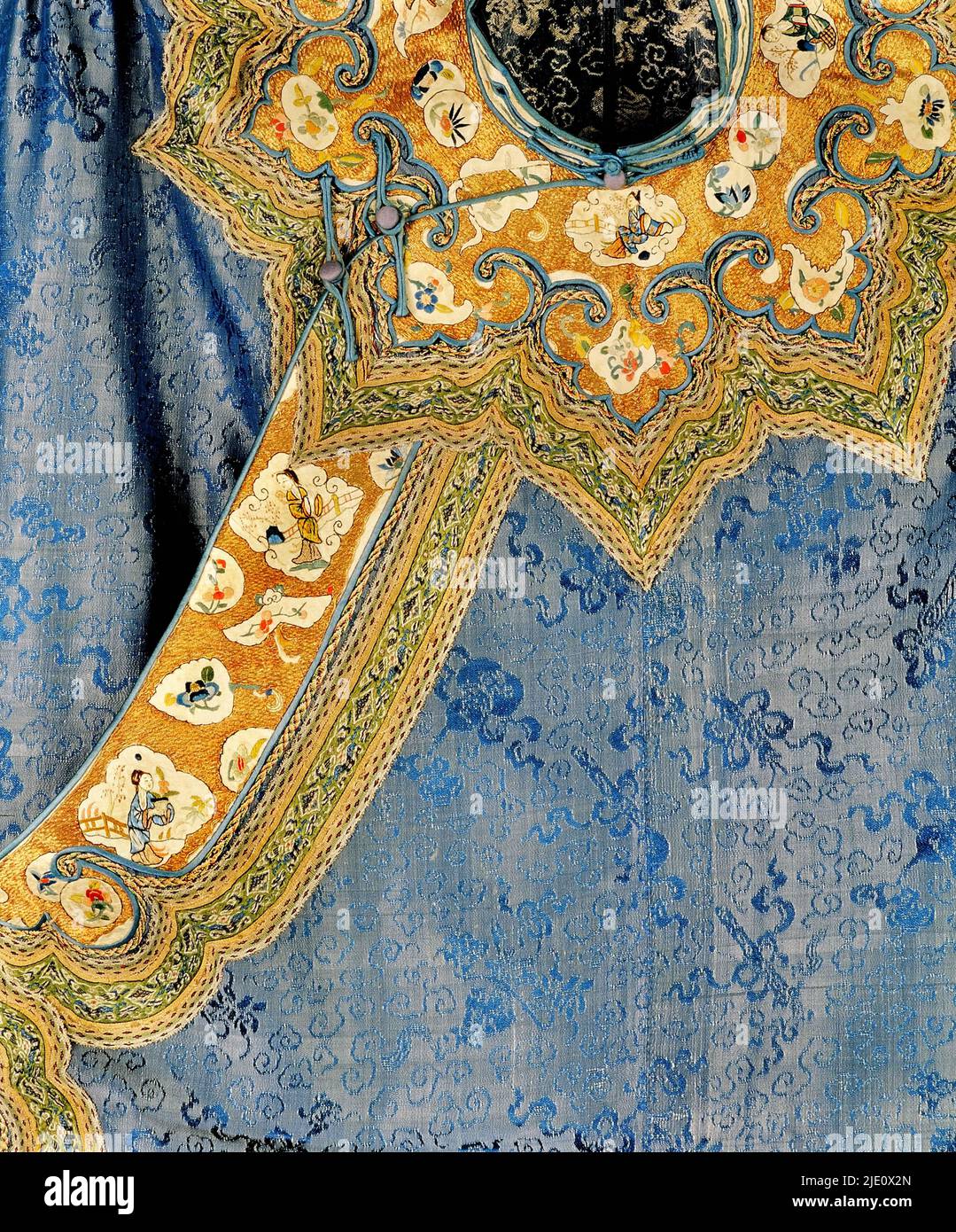 Ancient Chinese clothes, tunic with large sleeves and embroidery, Qing ...