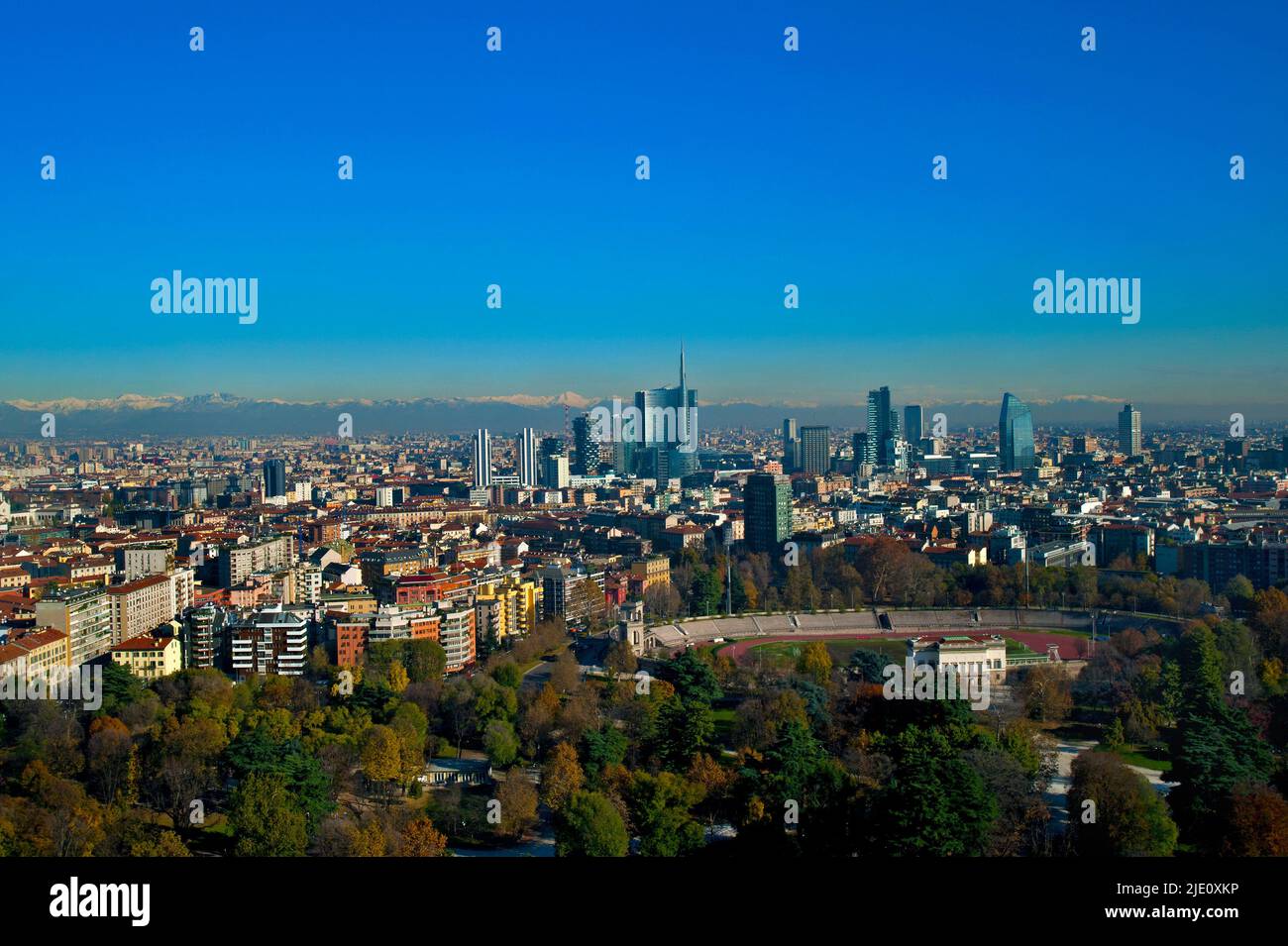 Milan skyline overview hi-res stock photography and images - Alamy