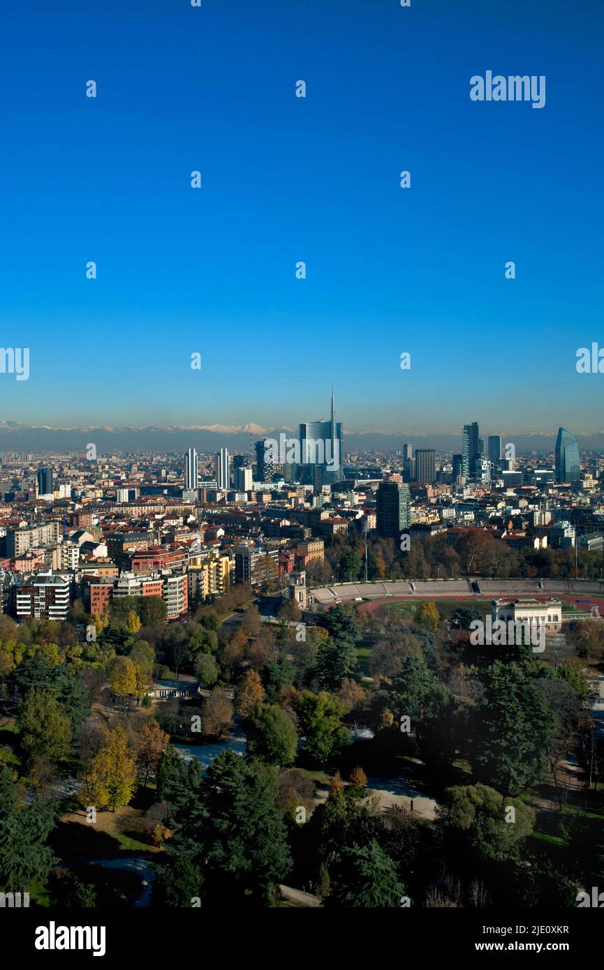 Milan skyline overview hi-res stock photography and images - Alamy