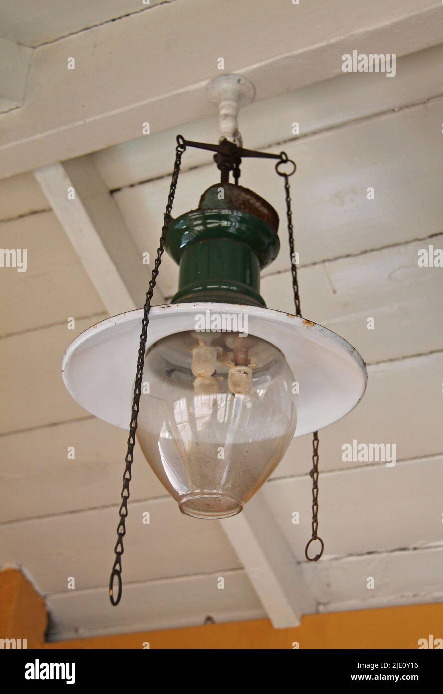 Gas lamp chain vintage hi-res stock photography and images - Alamy