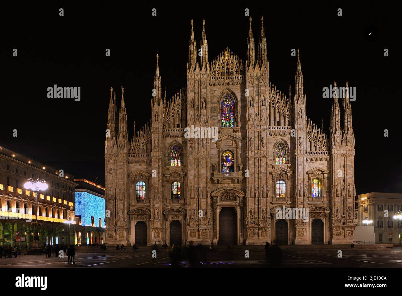 Milan cathedral architecture night hi-res stock photography and images ...