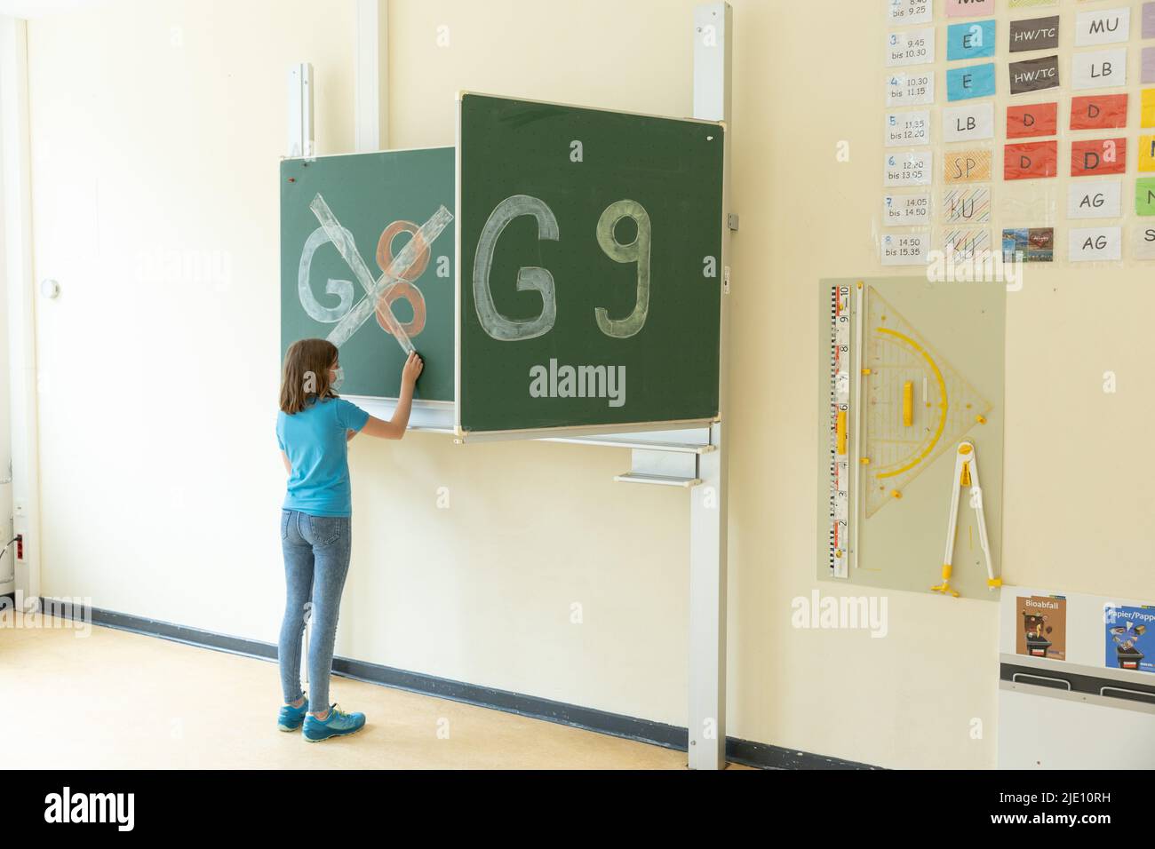 High school leaving classroom hi-res stock photography and images - Alamy