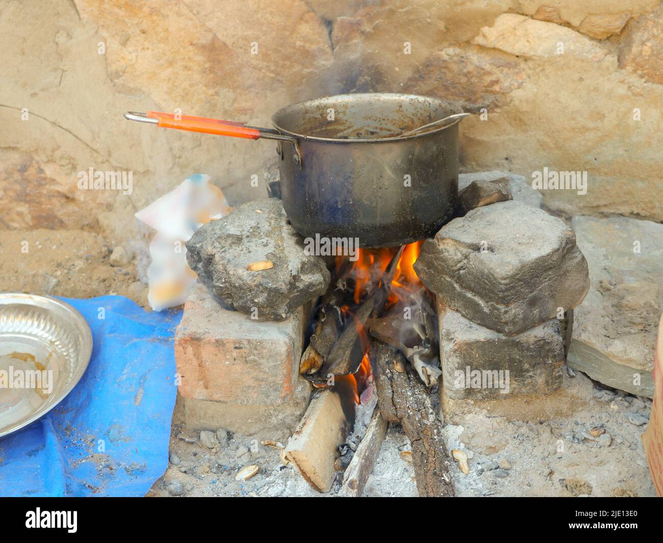 Traditional kitchen and fireplace hi-res stock photography and images ...