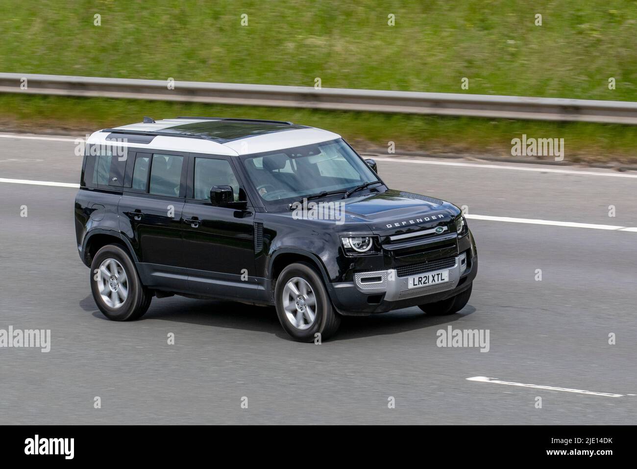 2021 black Land Rover Defender S D MHEV Auto HSE Diesel Hybrid 2997cc 8 ...