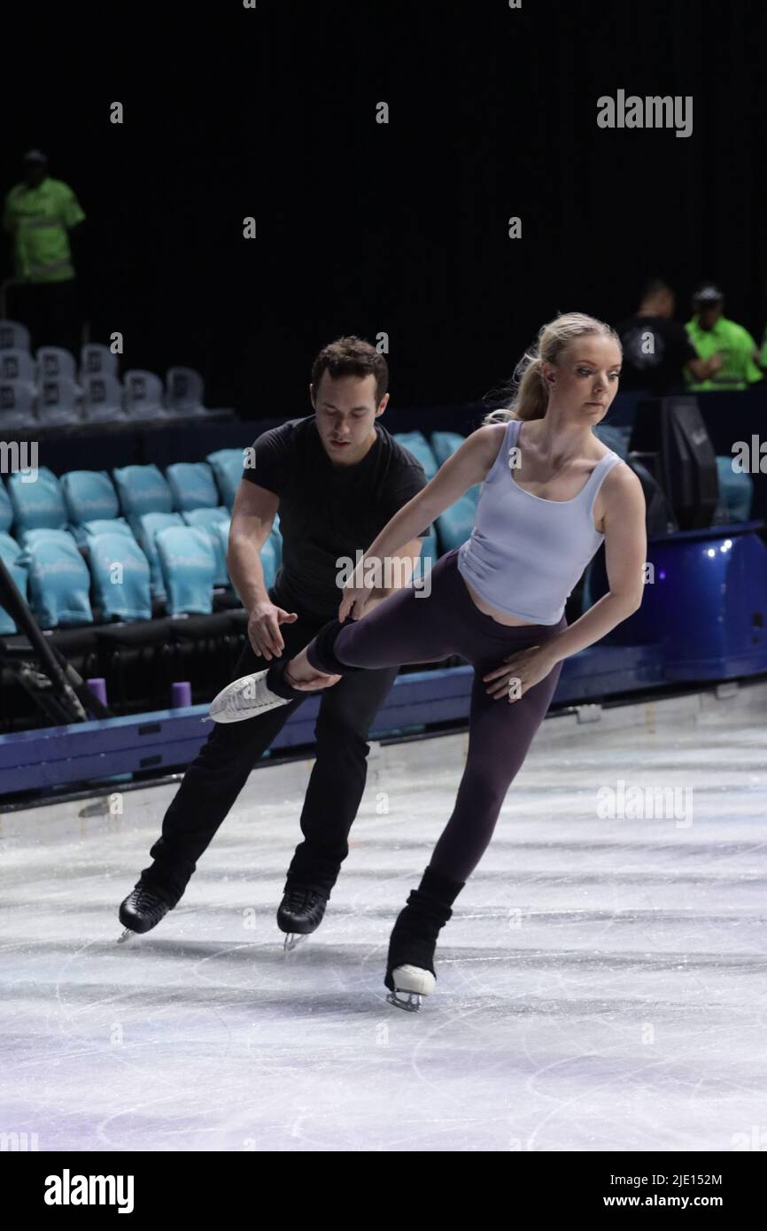 Disney on ice minnie hi-res stock photography and images - Alamy