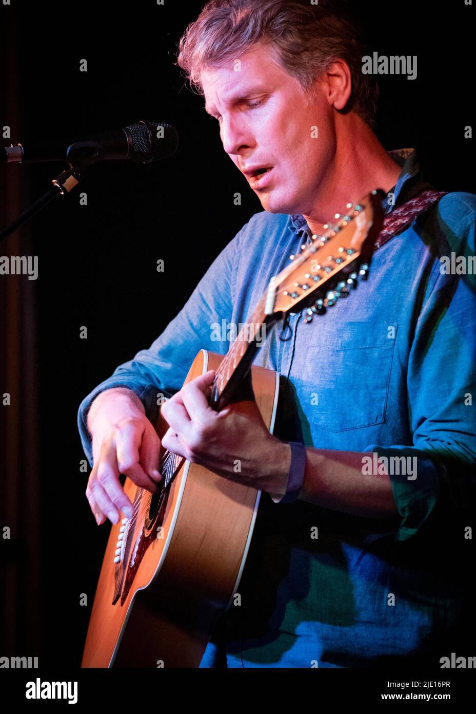 Scott matthews singer hi-res stock photography and images - Alamy