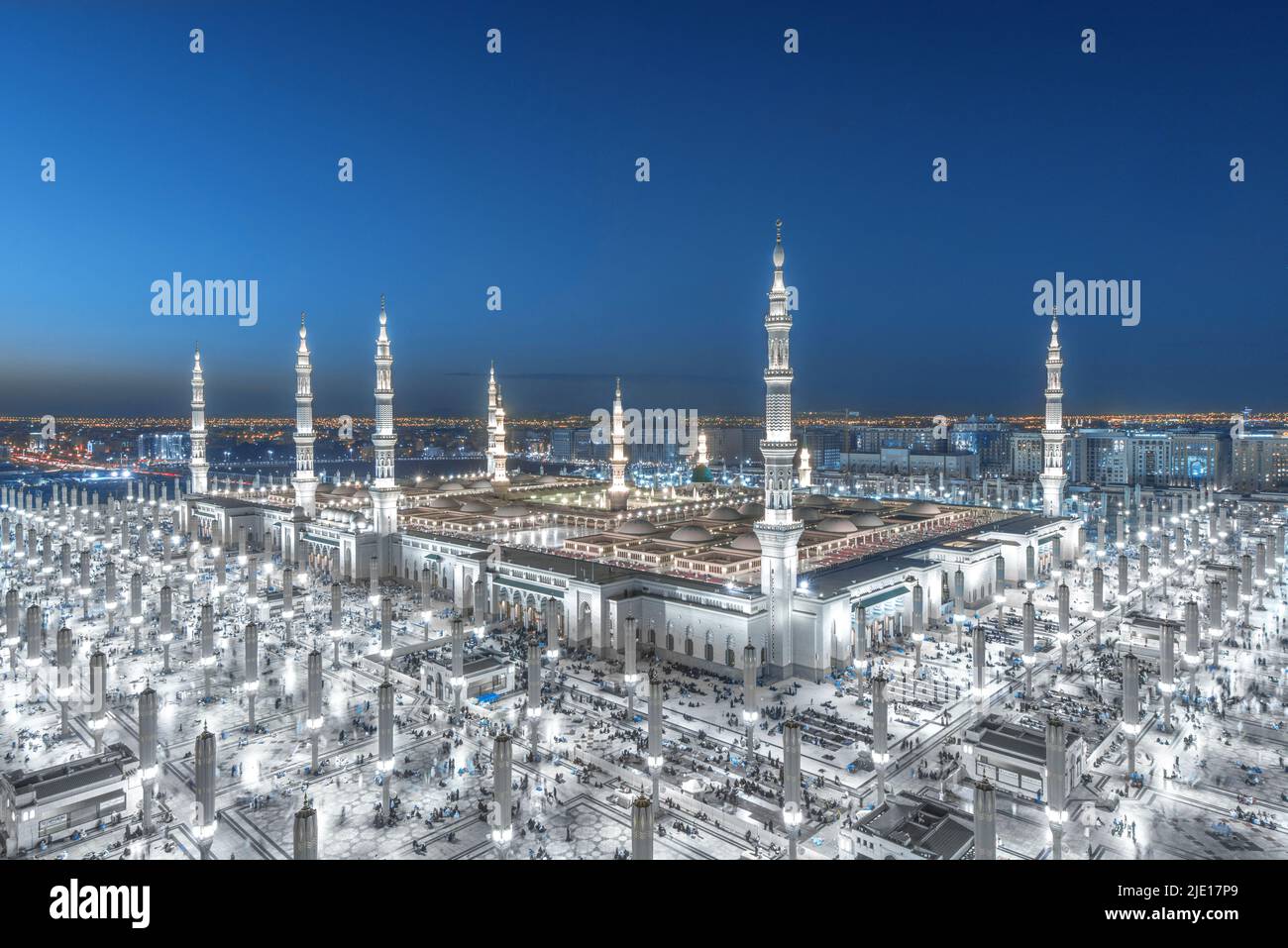 Almadina almunawara hi-res stock photography and images - Alamy