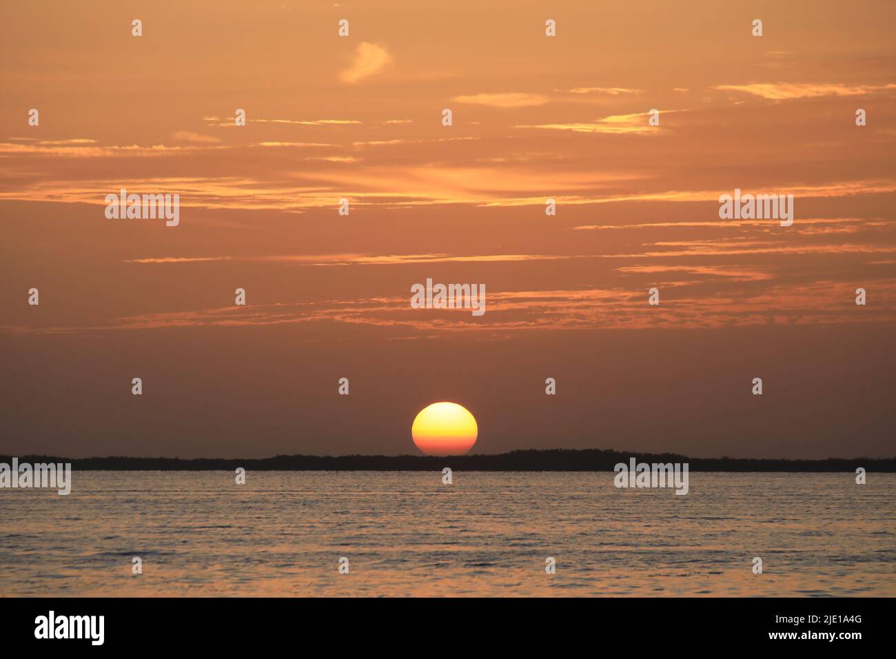 Setting sunshine hi-res stock photography and images - Alamy