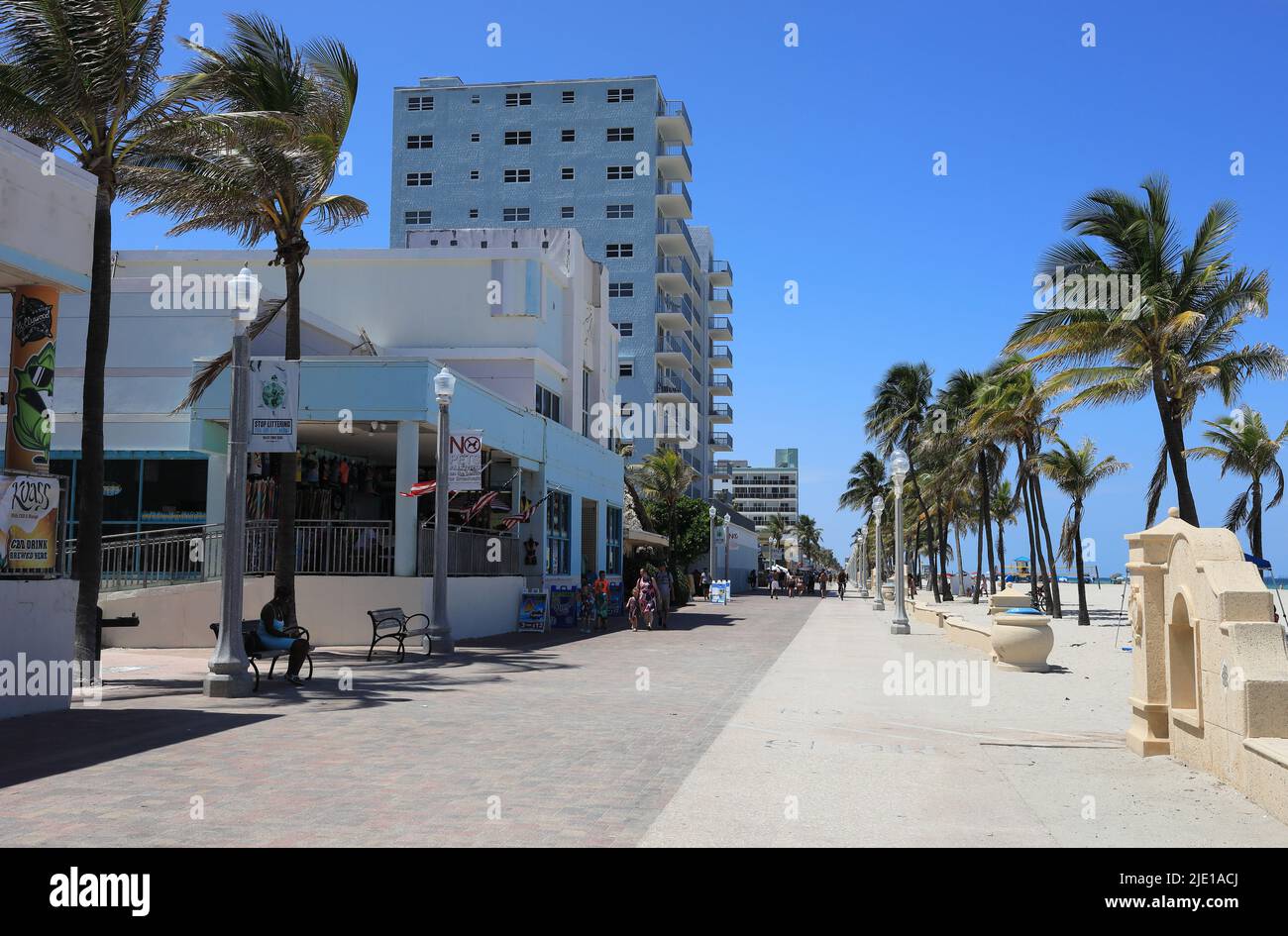 Hollywood beach buildings hi-res stock photography and images - Alamy