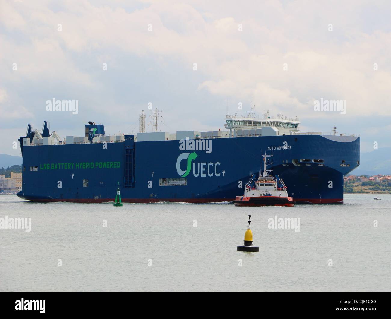 World's first LNG battery hybrid powered new car carrying ship the Auto ...
