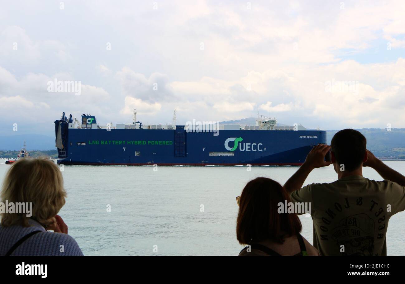 World's first LNG battery hybrid powered new car carrying ship the Auto ...