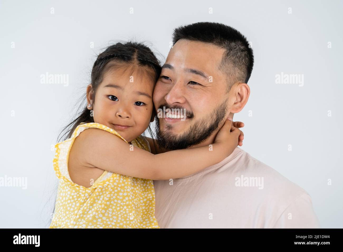 Father family hug asian hi-res stock photography and images - Alamy