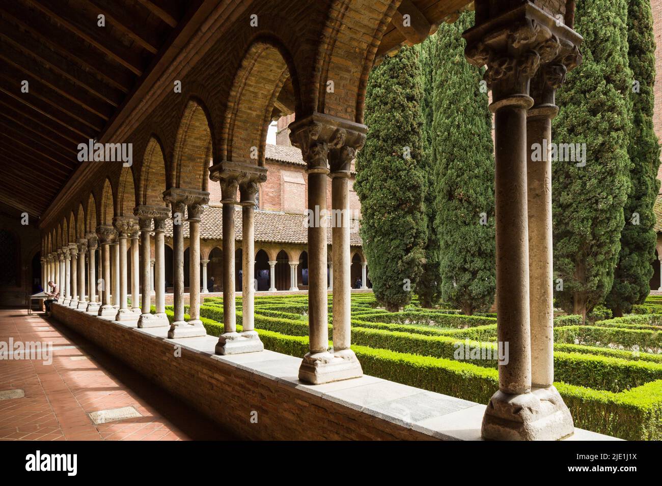 Cloître et jardin du cloître hi-res stock photography and images - Alamy
