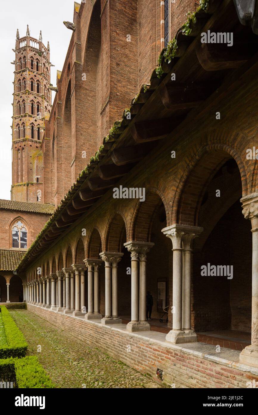 Eglise et Cloitre du Couvent des Jacobins / Cloister and Church of the ...