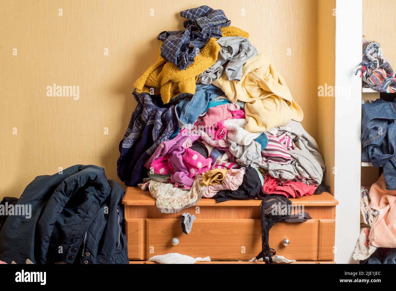 Open storage piles hi-res stock photography and images - Alamy
