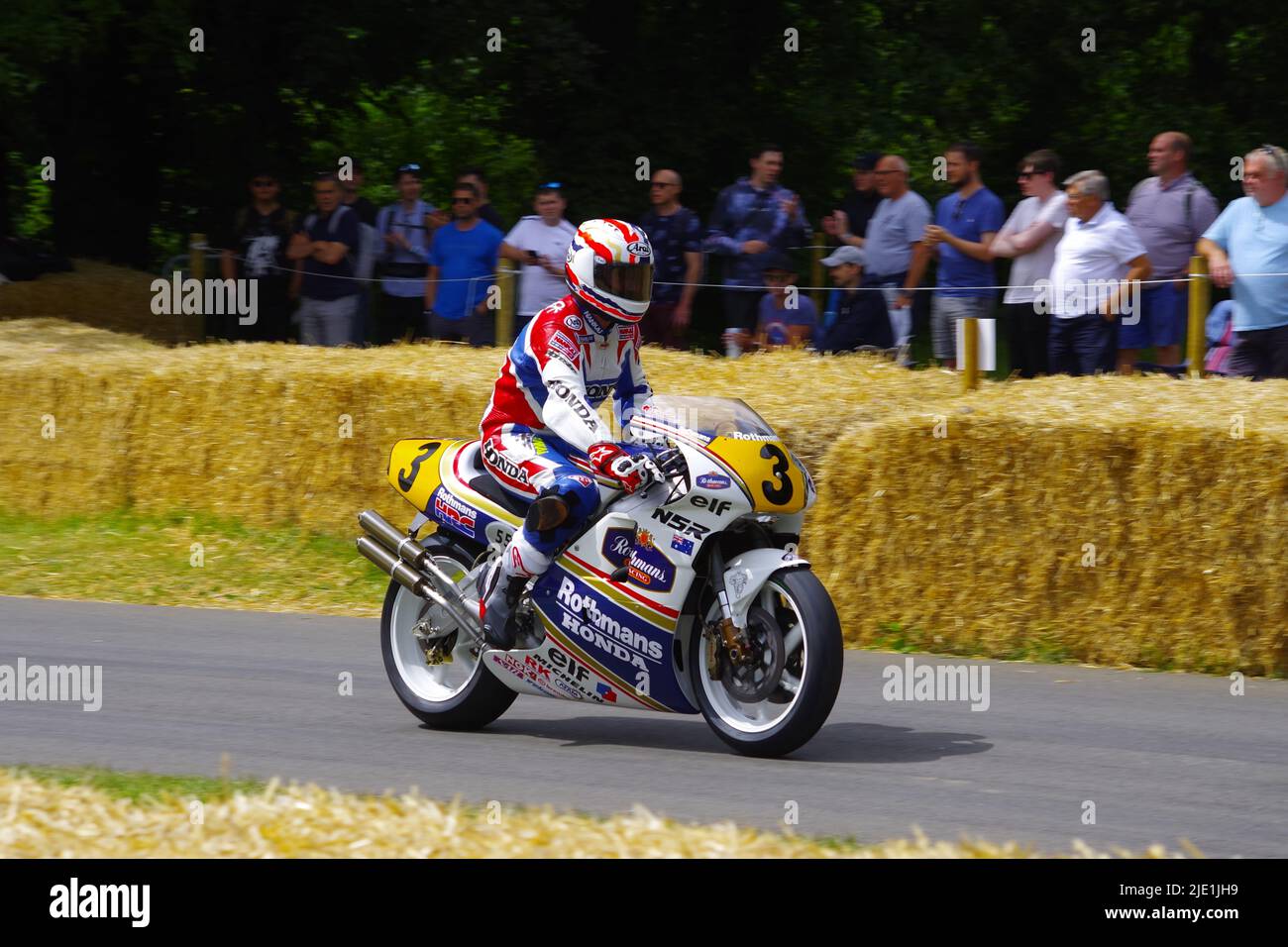 500 GP Legend Wayne Rainey was back on his Yamaha YZR at Goodwood ...