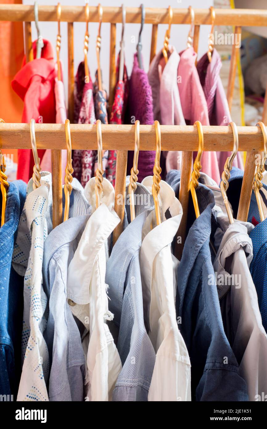 Hanger hangers recycle recycling hi-res stock photography and images ...