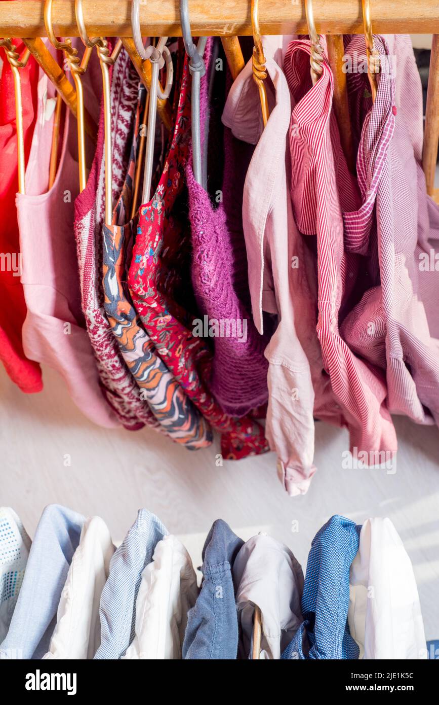 Hanger hangers recycle recycling hi-res stock photography and images ...