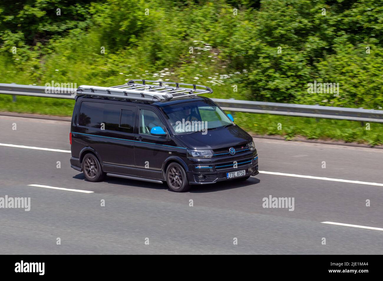 2016 black volkswagen transporter t28 h ln tdi hi-res stock photography ...