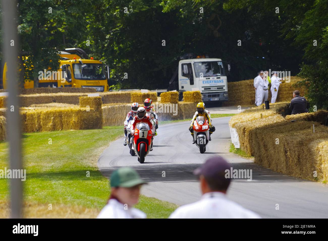 500 GP Legend Wayne Rainey was back on his Yamaha YZR at Goodwood ...