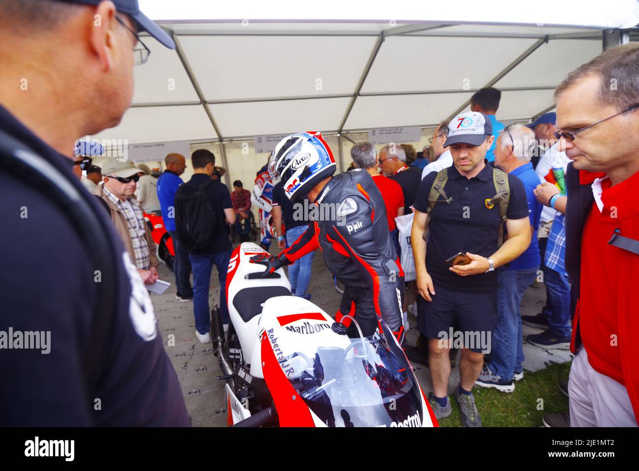 500 GP Legend Wayne Rainey was back on his Yamaha YZR at Goodwood ...