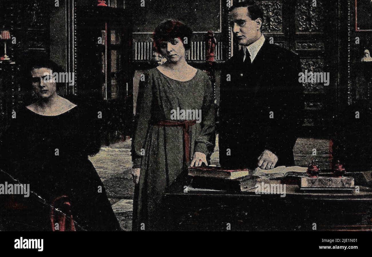 Frou-Frou (1918) 011 - Italian silent movie Stock Photo - Alamy