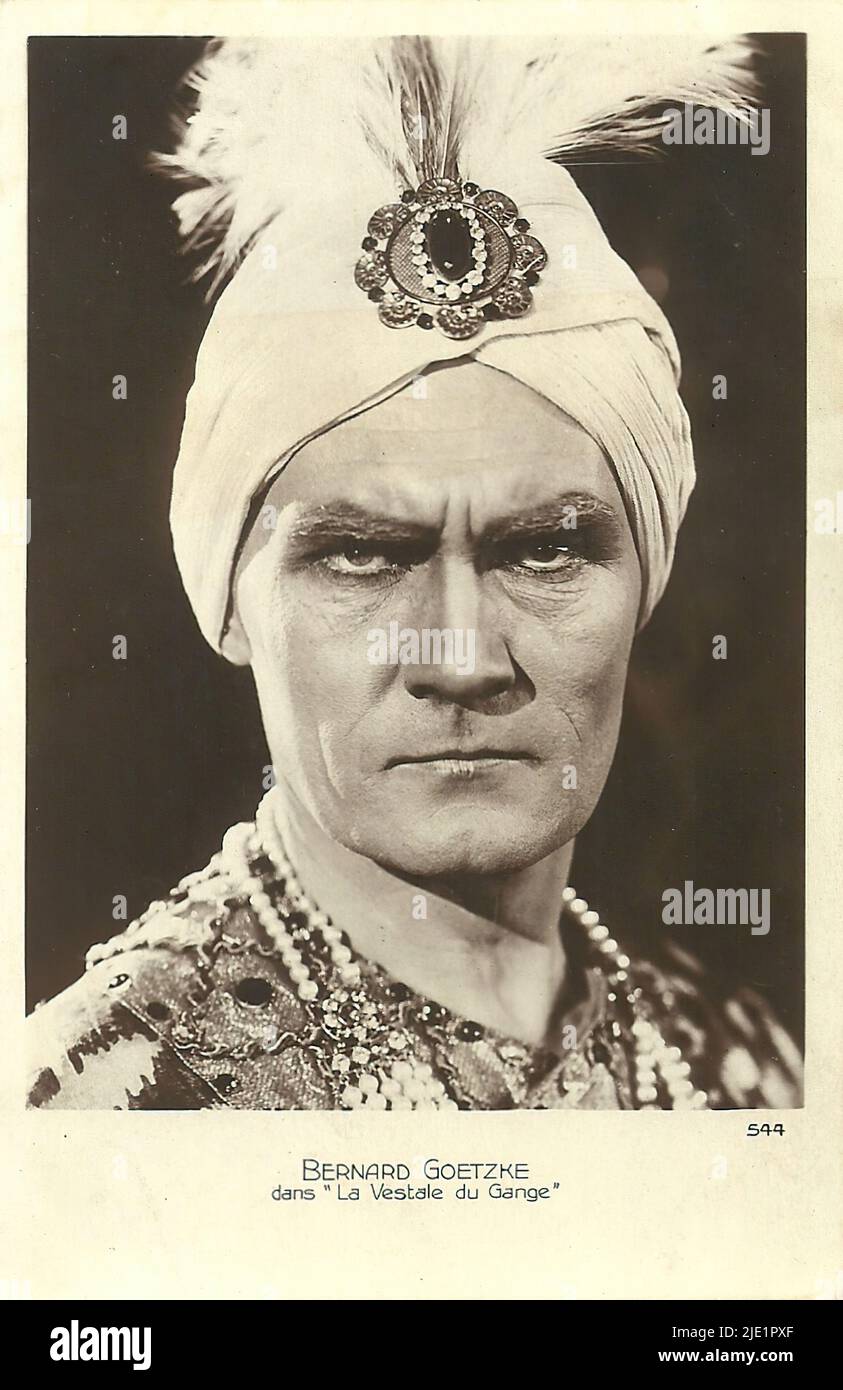 Portrait of Bernhard Goetzke in La Vestale du Gange - German weimar era ...