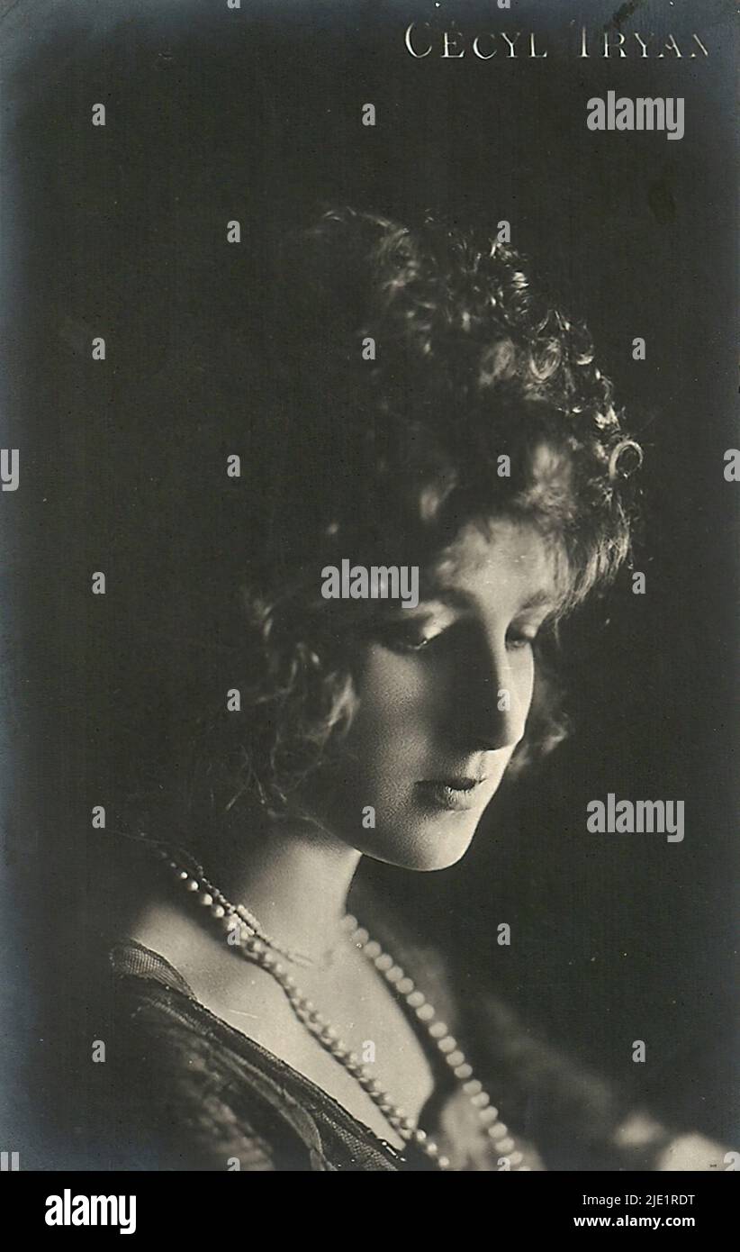 Portrait of Cecyl Tryan 001 - Italian silent cinema era actress Stock ...