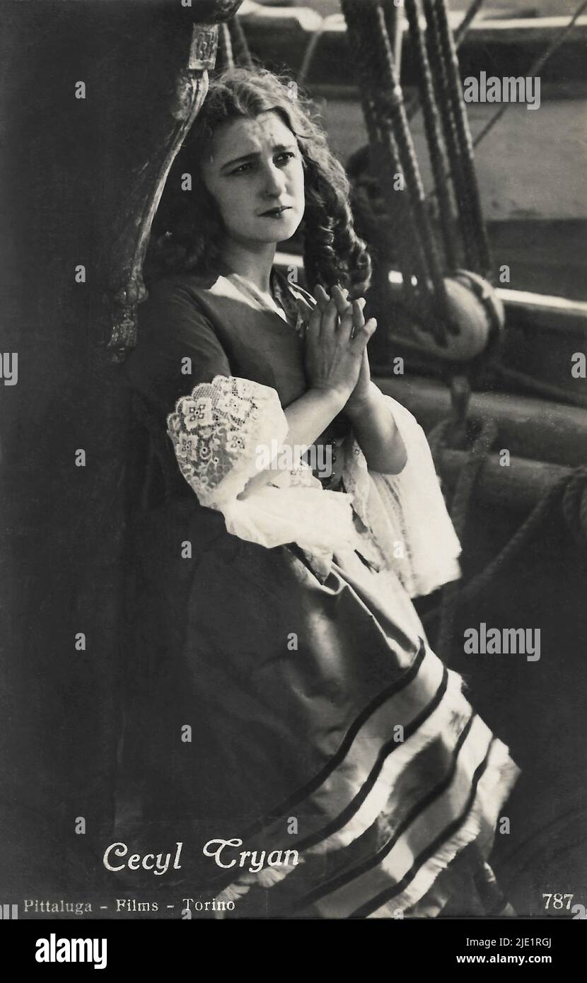 Portrait of Cecyl Tryan in Maciste contro lo sceicco - Italian silent cinema era actress Stock ...