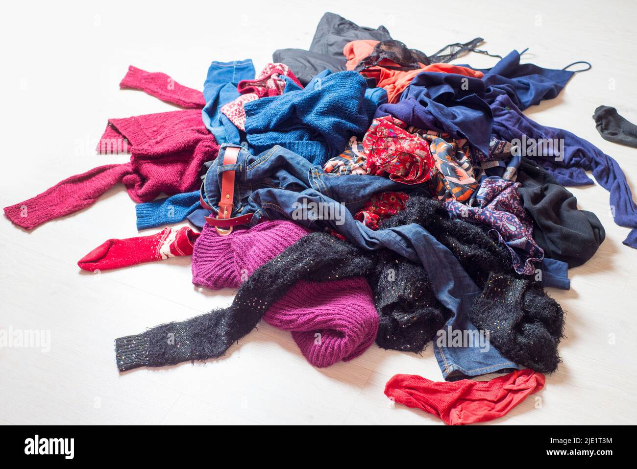 Waste dump clothes hi-res stock photography and images - Alamy