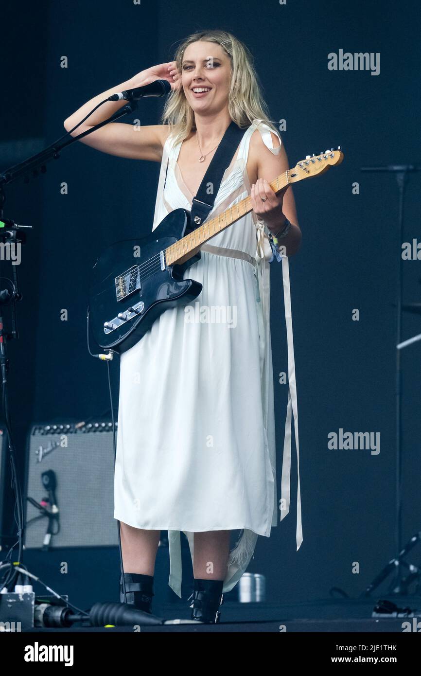 Glastonbury, UK. 24th June, 2022. UK. Friday, Jun. 24, 2022. Ellie ...