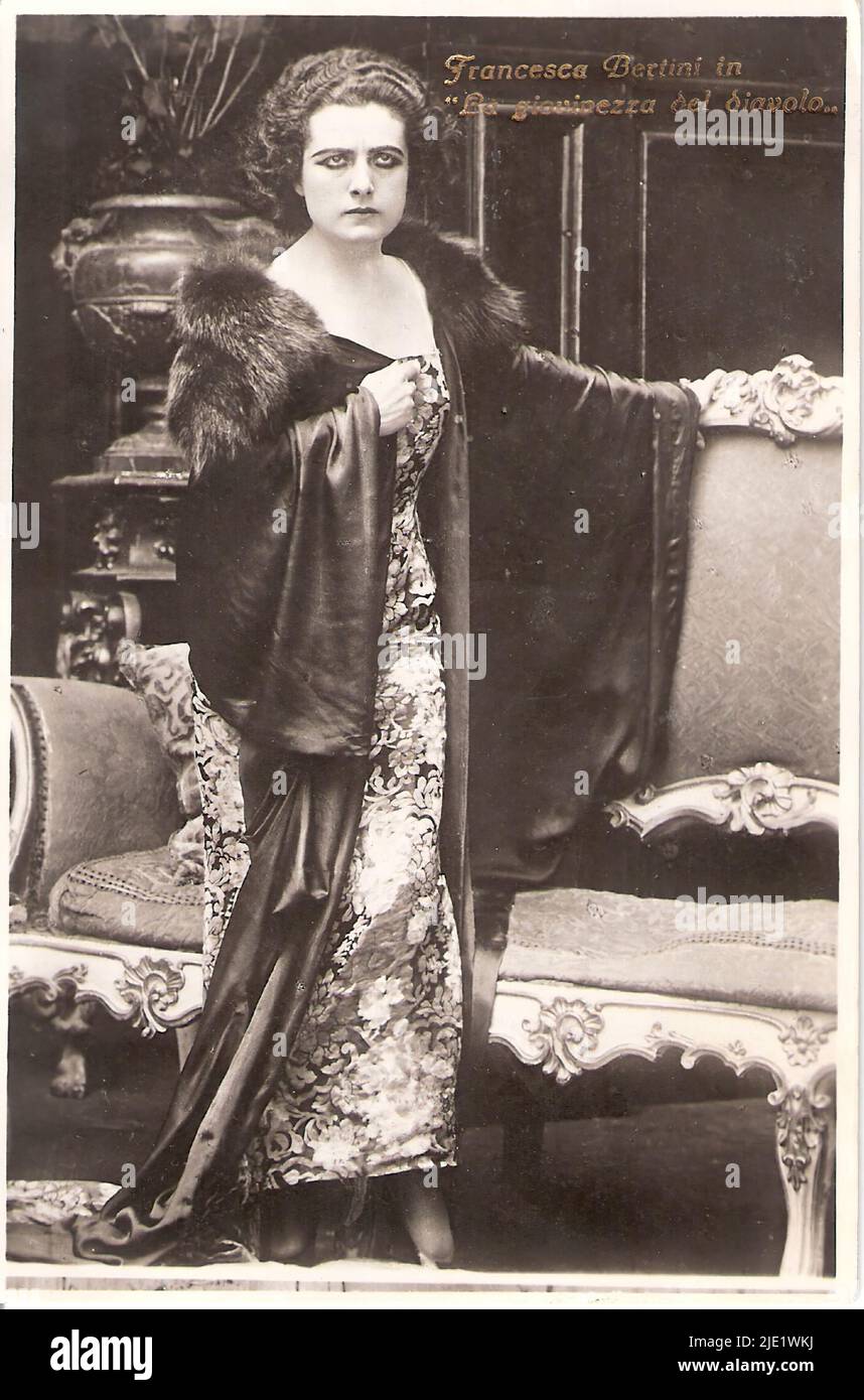 Portrait of Francesca Bertini in La giovinezza del diavolo - Italian ...