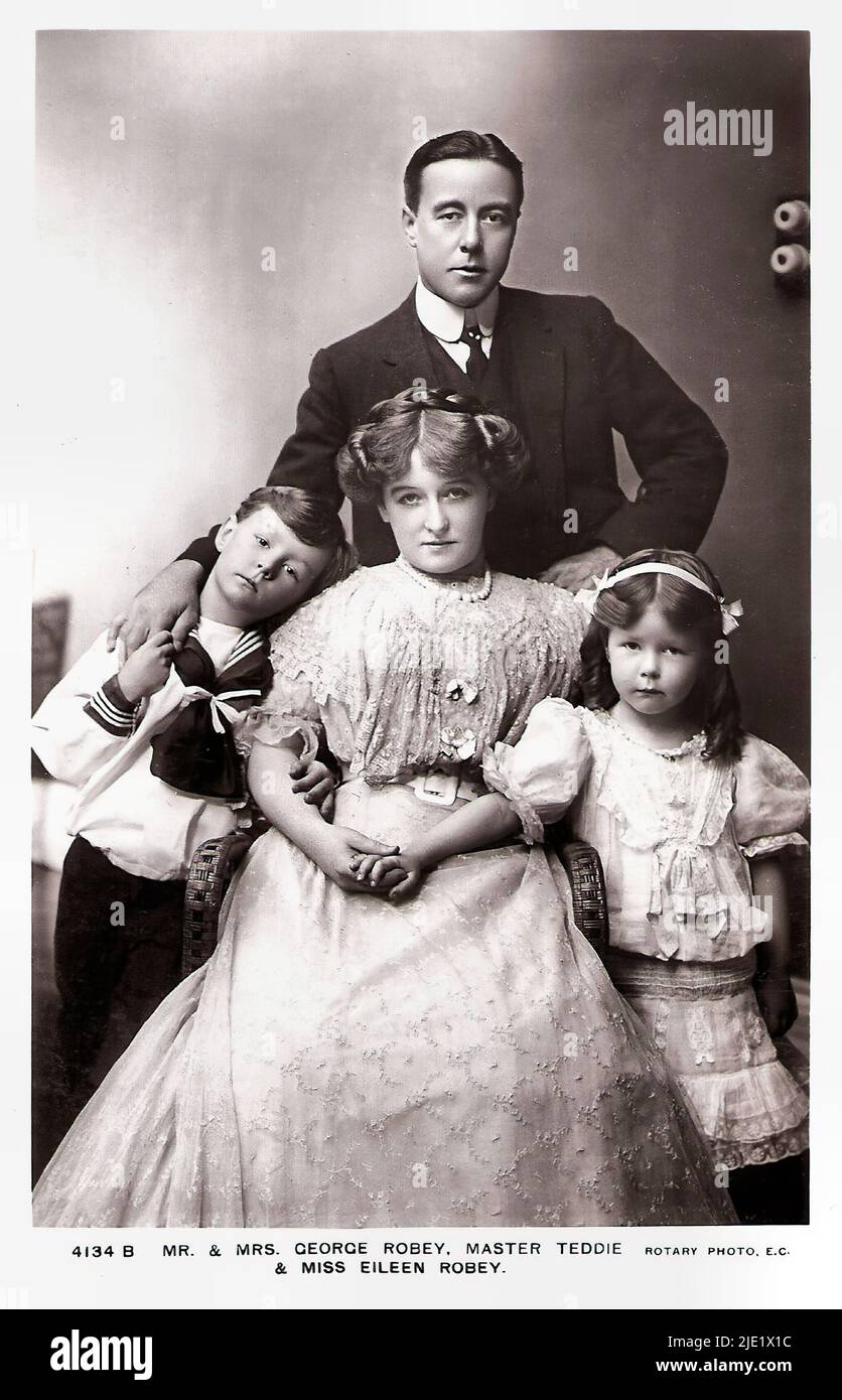 Portrait of George Robey and family - British stage star of the ...