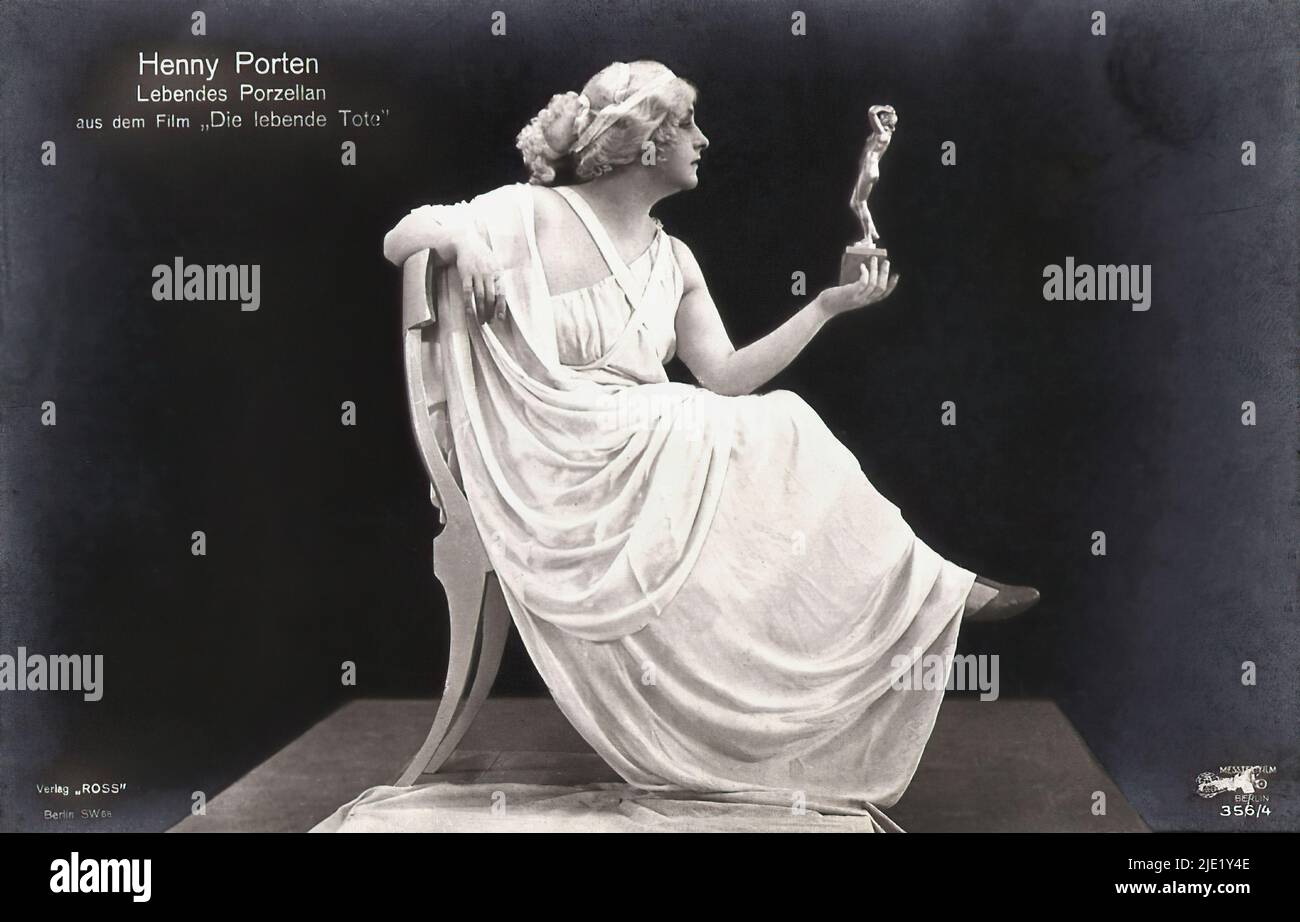 Portrait of Henny Porten as Lebendes Porzellan in Die lebende Tote ...