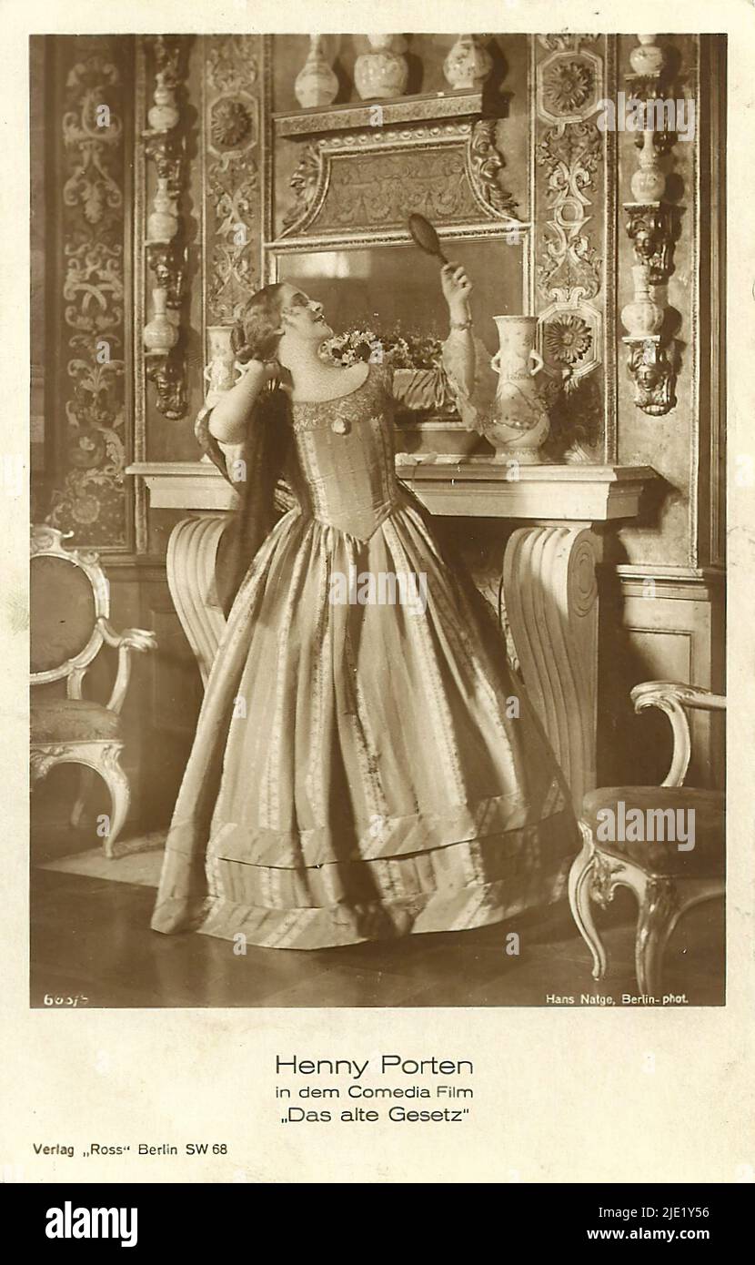 Portrait of Henny Porten in Das alte Gesetz - German weimar era cinema (1918 - 1935 Stock Photo ...