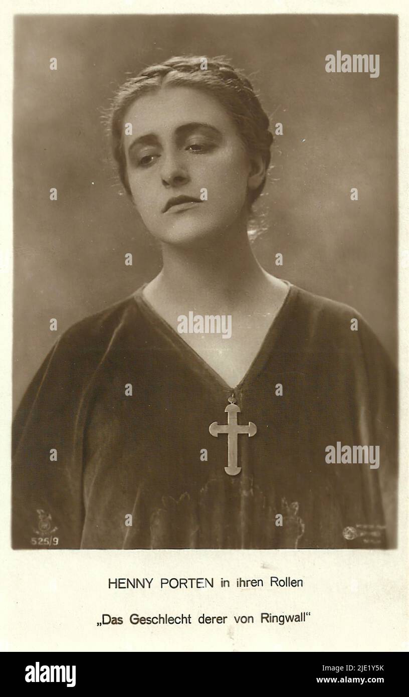 Portrait of Henny Porten in Das Geschlecht derer von Ringwall 002 - German weimar era cinema ...