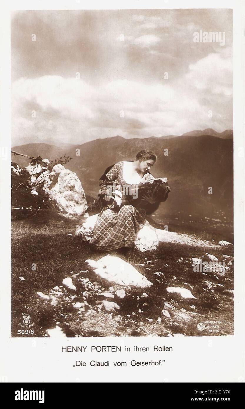 Portrait of Henny Porten in Die Claudi vom Geiserhof (1917) - German weimar era cinema (1918 ...
