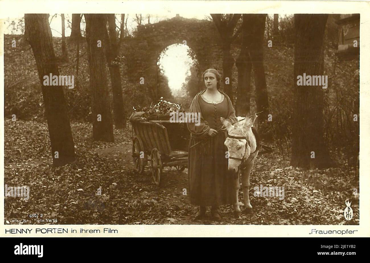 Portrait of Henny Porten in Frauenopfer (1922) 001 - German weimar era ... Portrait of Henny Porten in Frauenopfer (1922) 001 - German weimar era ...