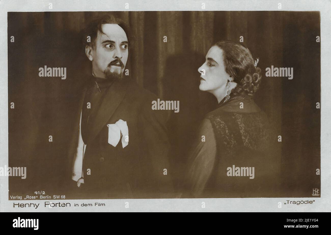 Portrait of Henny Porten in Tragödie (1925) 003 - German weimar era cinema (1918 - 1935 Stock ...