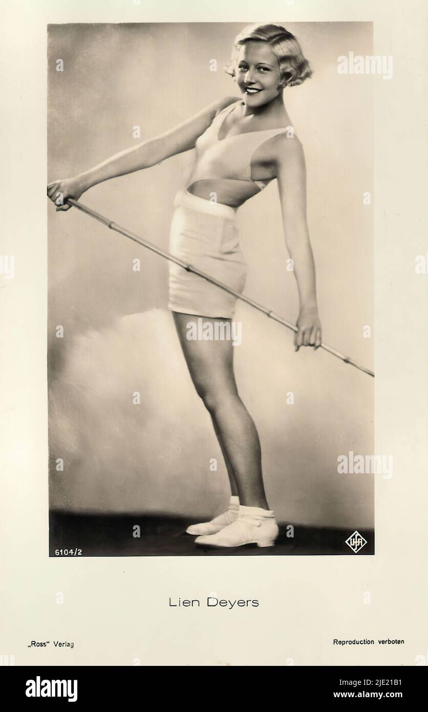 Portrait of Lien Deyers 001 - German weimar era cinema (1918 - 1935 Stock Photo - Alamy