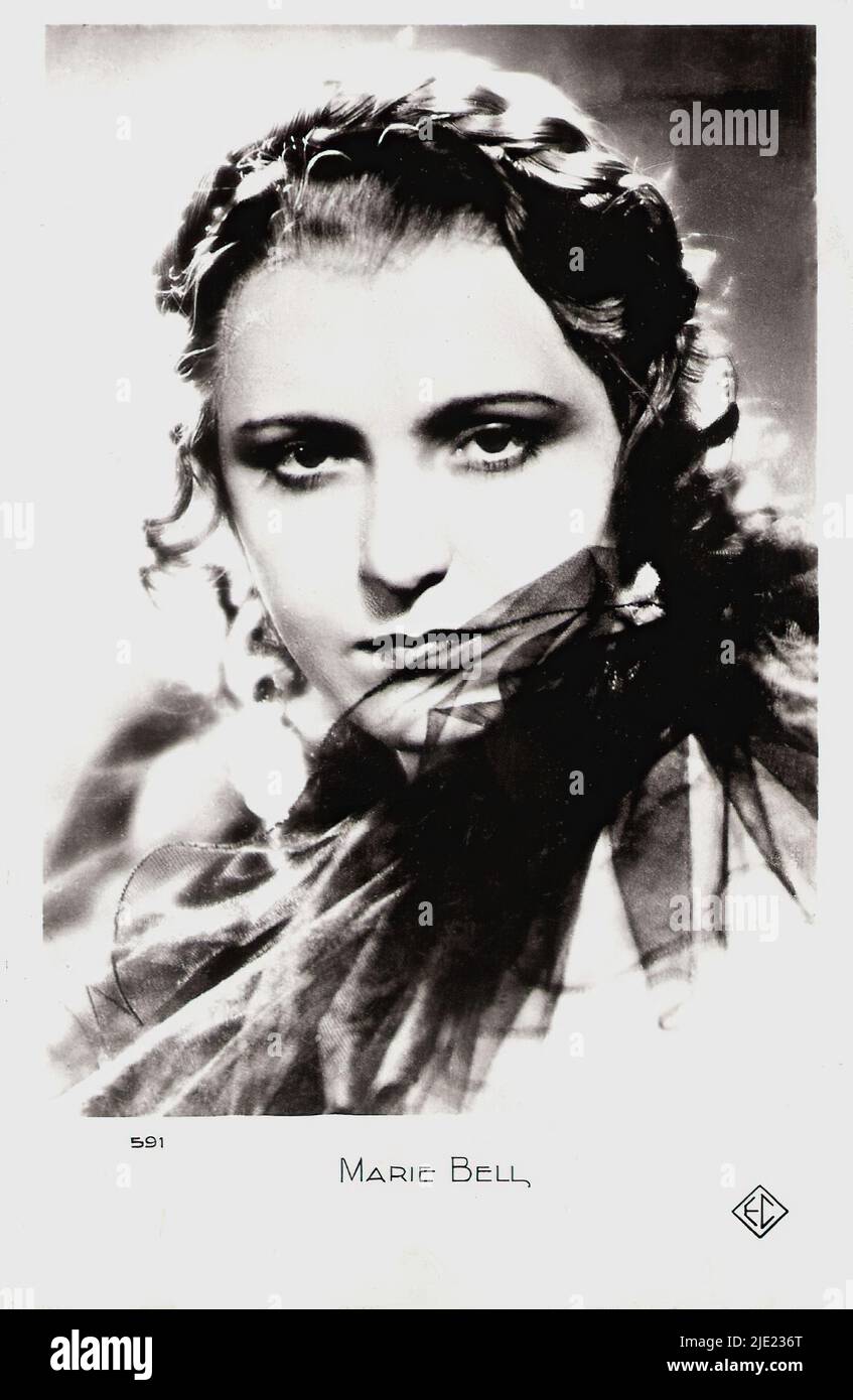 Portrait of Marie Bell 001 - French theatre classic era Stock Photo - Alamy