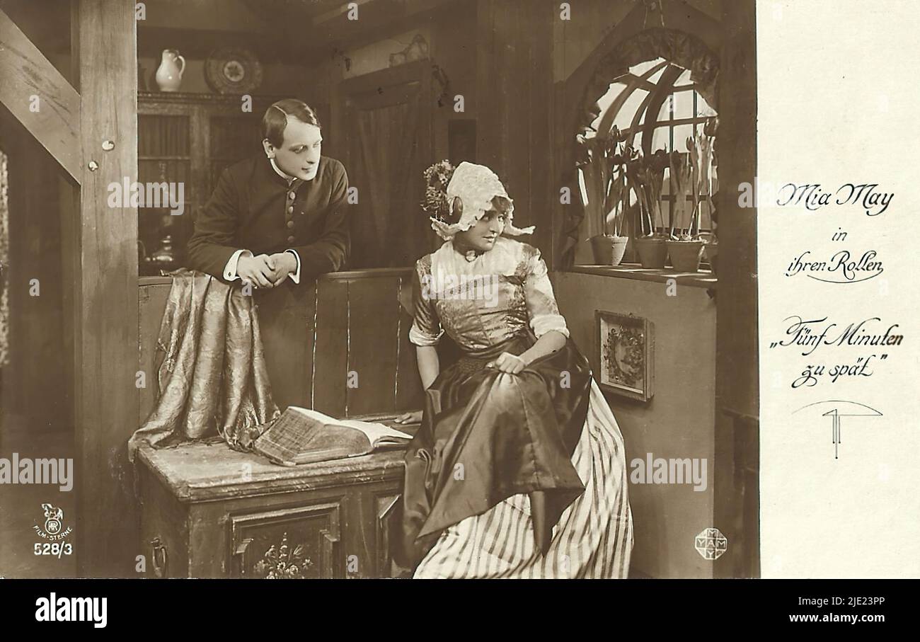 Portrait of Mia May in Fünf Minuten zu spät 001 - German weimar era cinema (1918 - 1935 Stock ...
