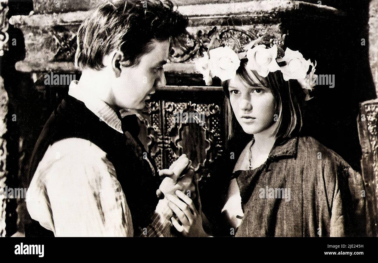 Portrait of Oleg Tabakov and Elena Proklova in Gori, Gori, Moya Zvezda ...