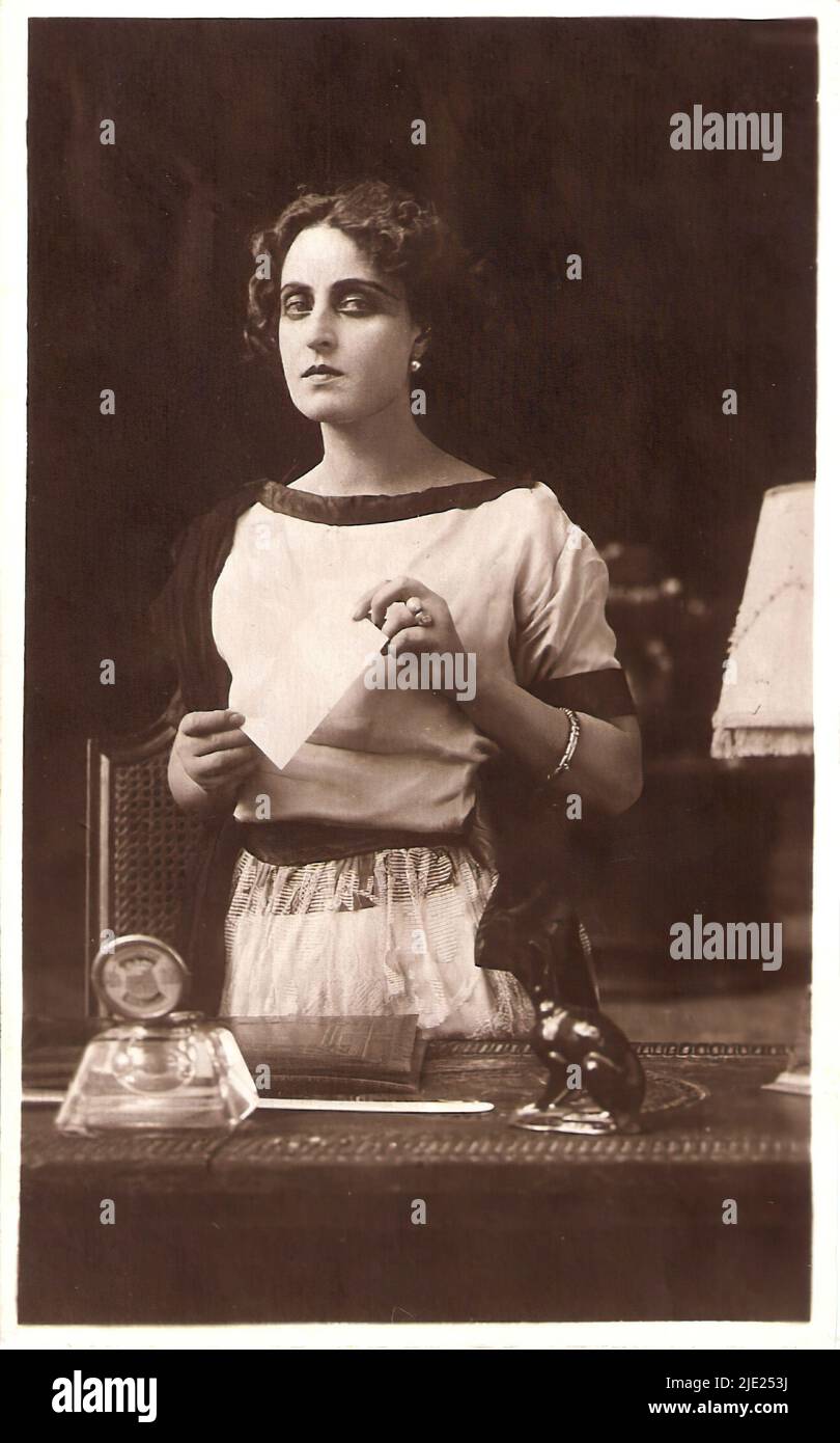 Portrait of Pina Menichelli in La seconda moglie (1922) - Italian ...