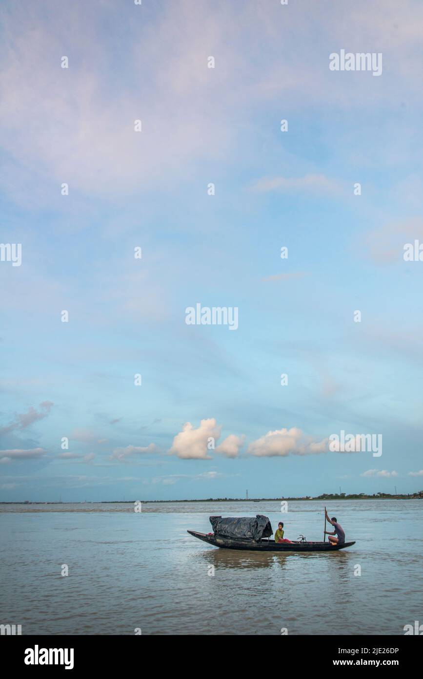Bangladesh river boats hi-res stock photography and images - Alamy