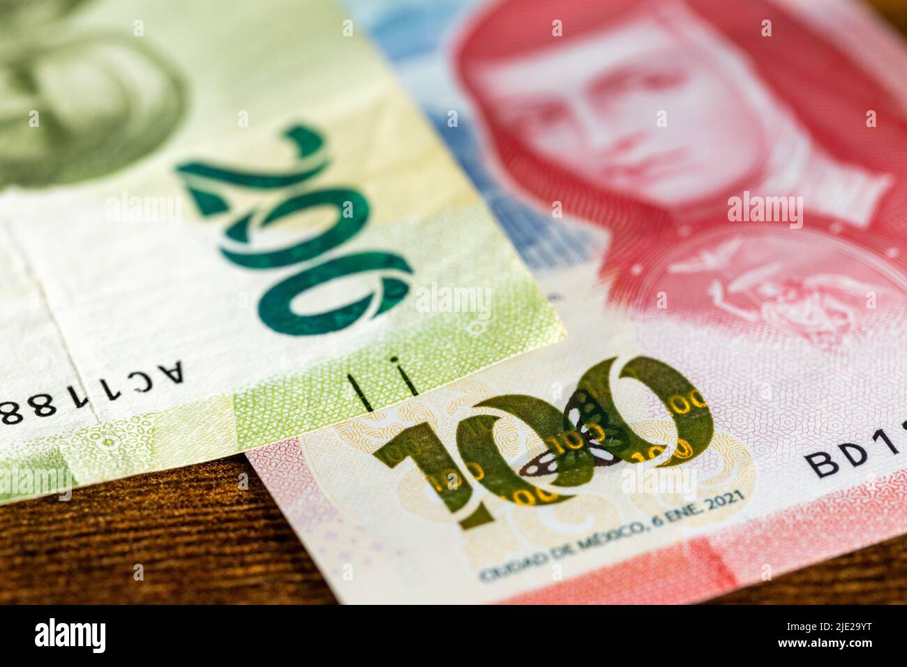 Mexican currency, 100 and 200 pesos paper banknotes Stock Photo - Alamy